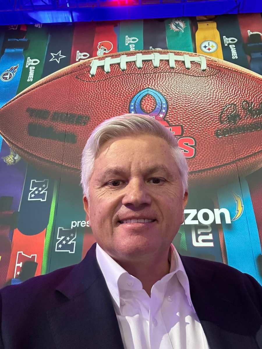 John Sutcliffe retó a George Kittle en la lucha libre durante los Pro Bowl Games 2025